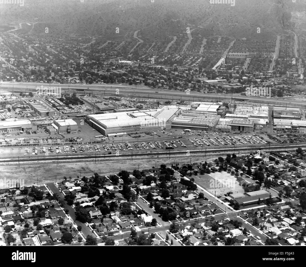 Lockheed B-1 plant Hollywood Burbank Airport Dec78 [Lockheed LA 2216 ...