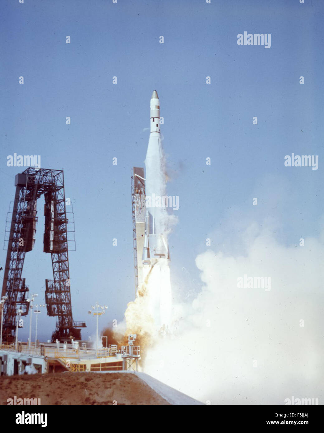 Atlas 57D Details 57D SAMOS Launch, PALC 1-1 Stock Photo - Alamy