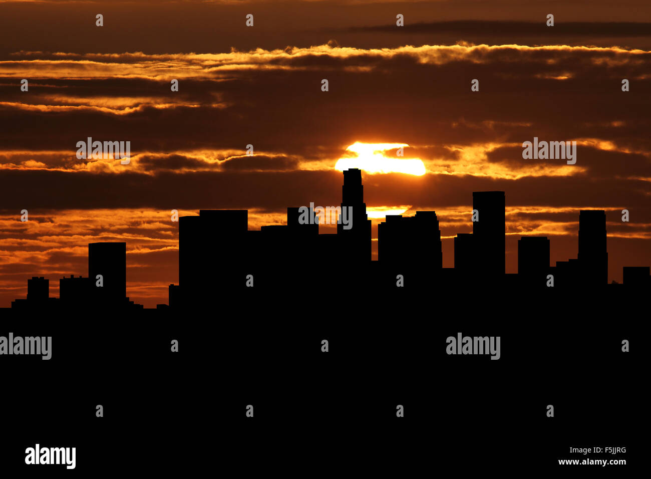 Los Angeles skyline at sunset illustration Stock Photo - Alamy