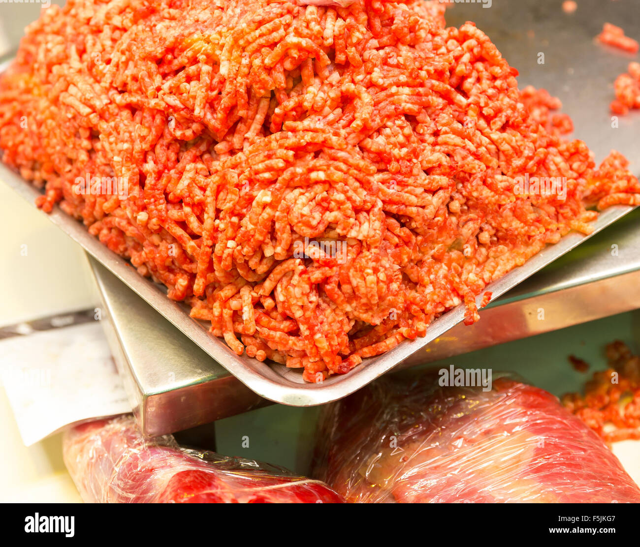 Store window with fresh foods hi-res stock photography and images - Alamy