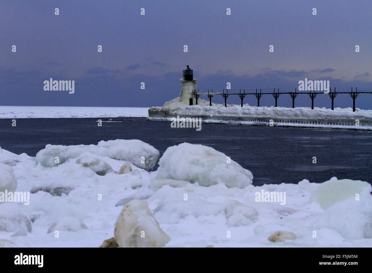 Lighthouses winter hi-res stock photography and images - Alamy