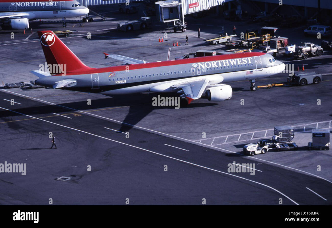 This image shows an Airbus A320-211 (serial number 281) of Northwest ...