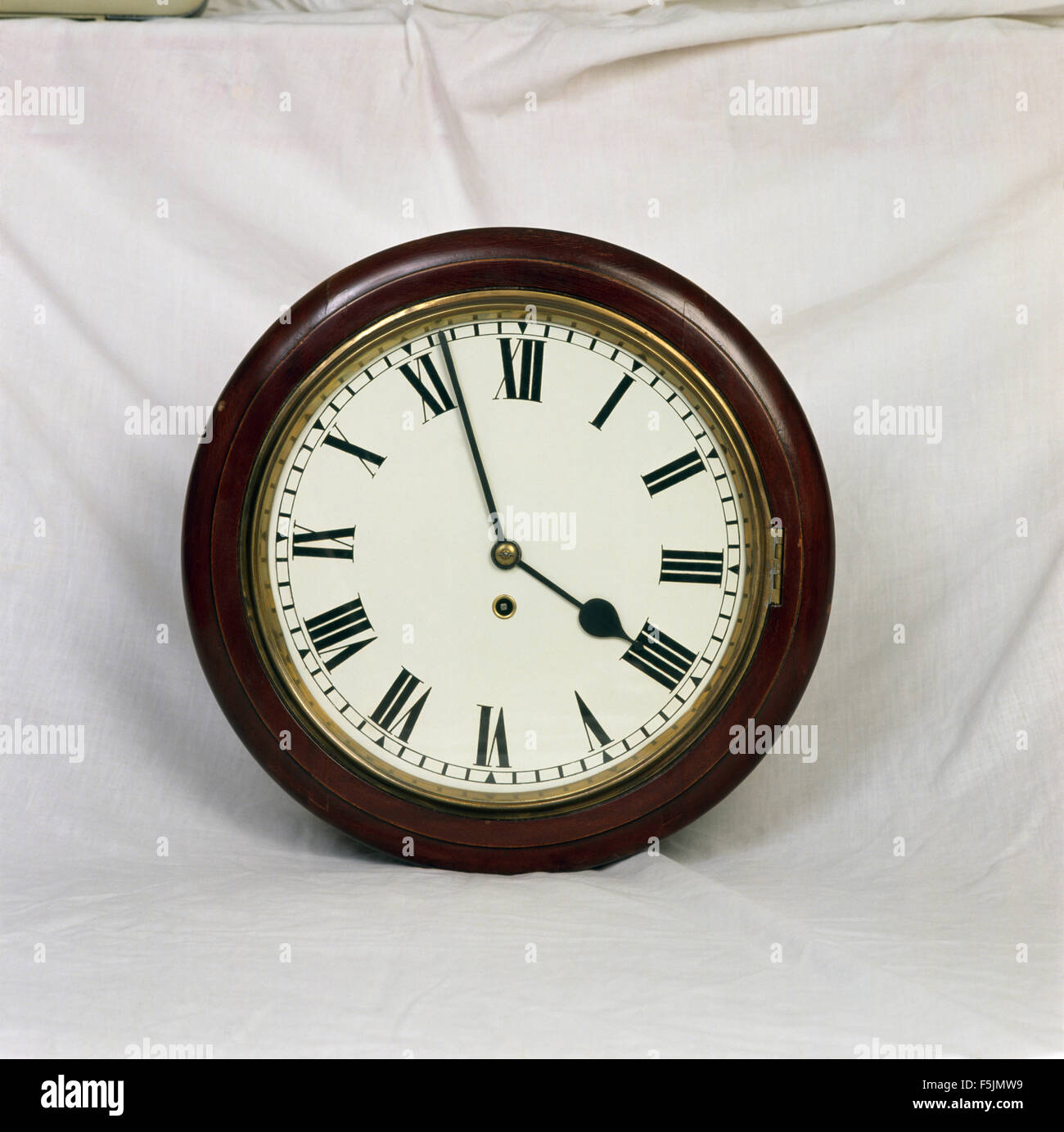 Traditional clock hi-res stock photography and images - Alamy