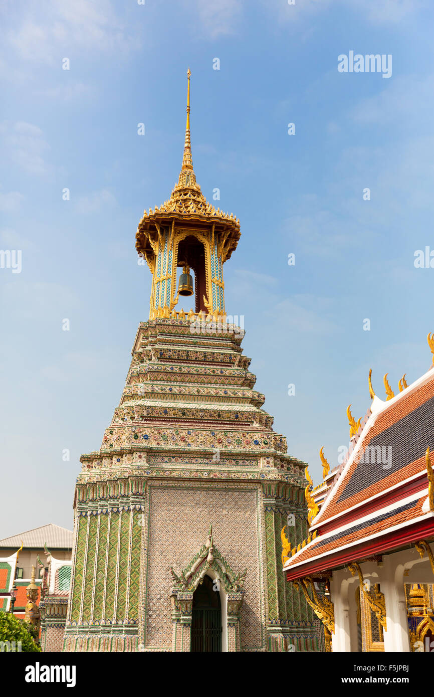 Wat po temple hi-res stock photography and images - Alamy