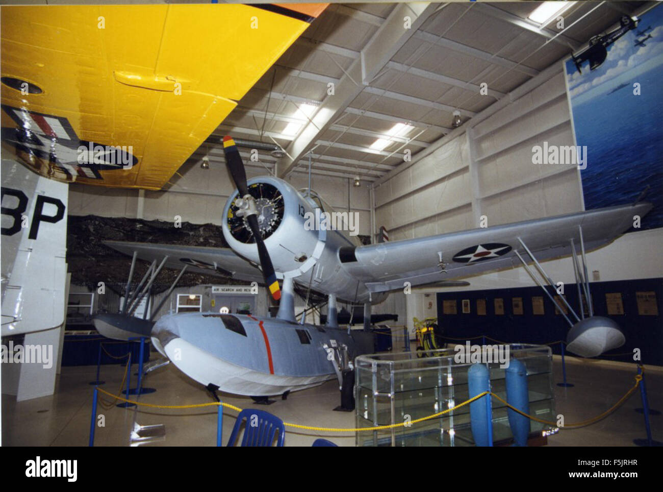 Os2u kingfisher hi-res stock photography and images - Alamy