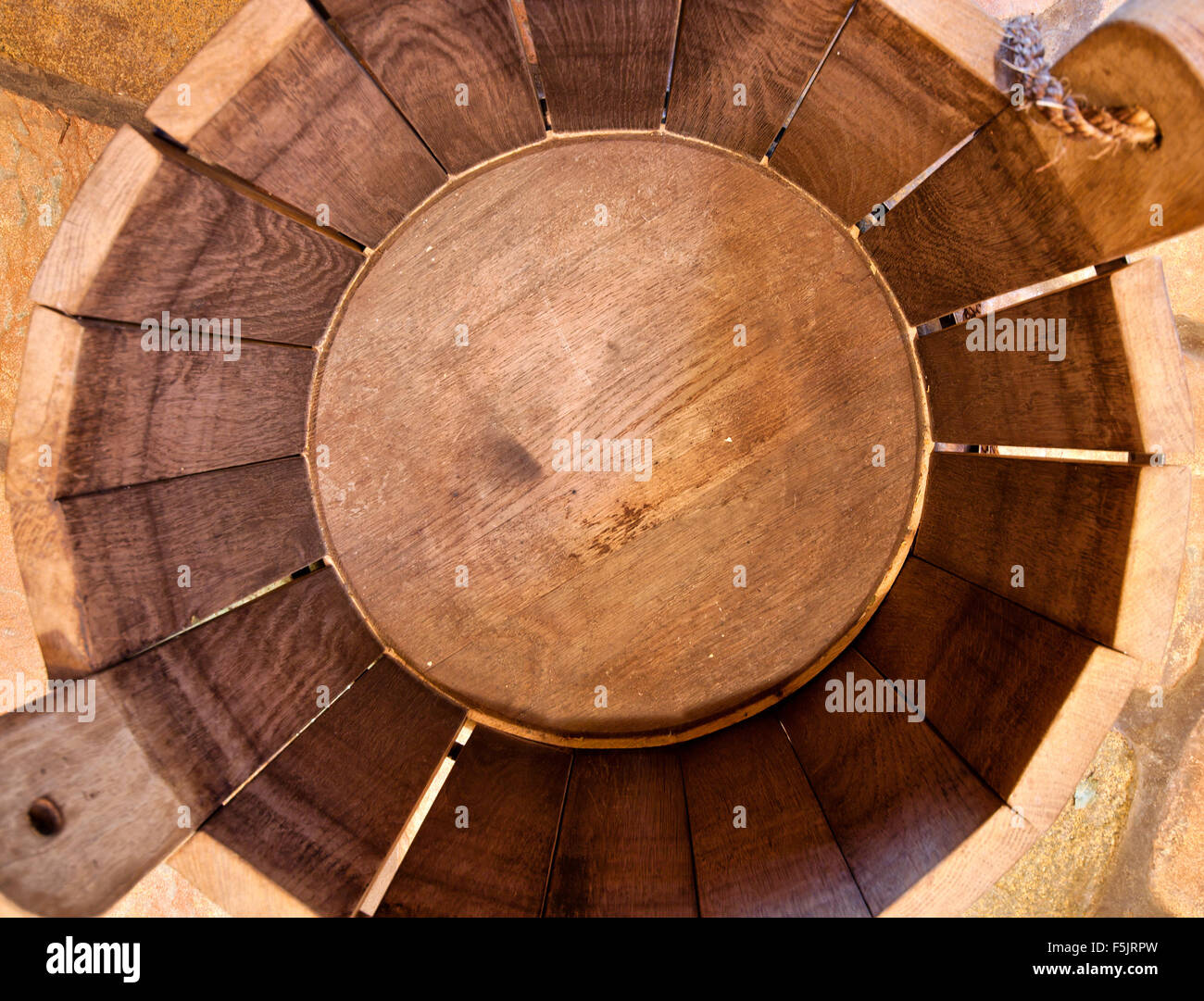 Close-up view of an obsolete wooden bucket Stock Photo - Alamy