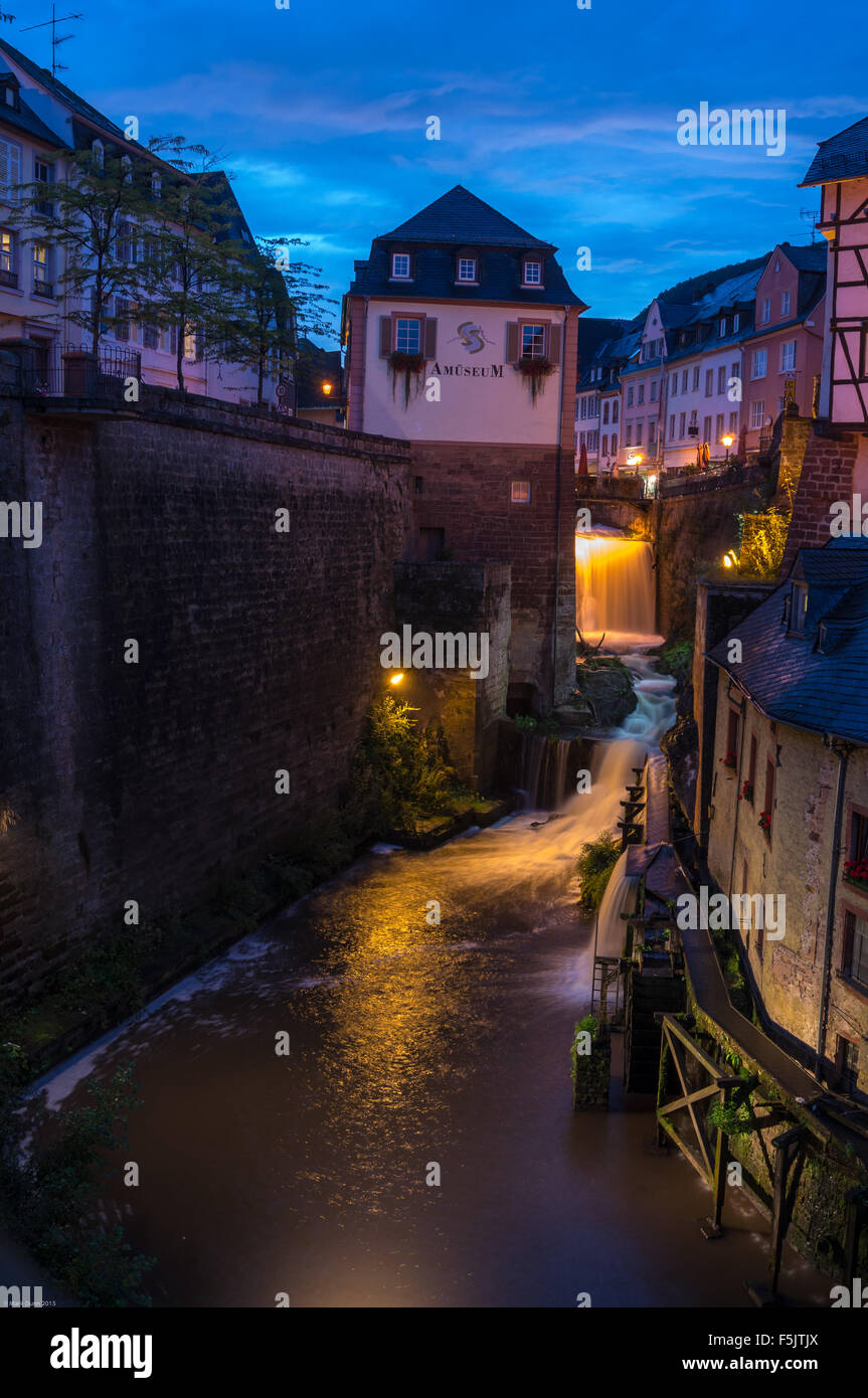 Amuseum and Leukbach waterfall, wasserfall, at night Altstadt, old town ...