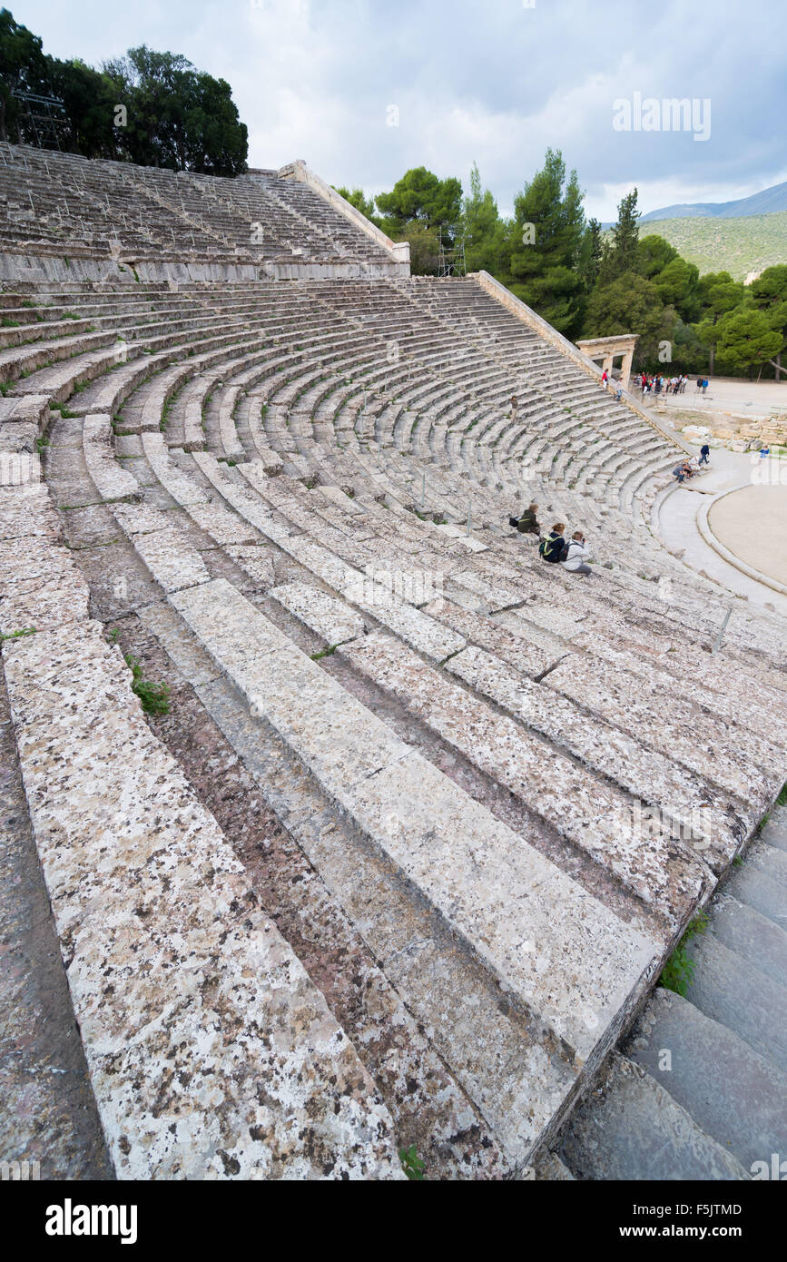 Epidaurus amphitheater hi-res stock photography and images - Alamy