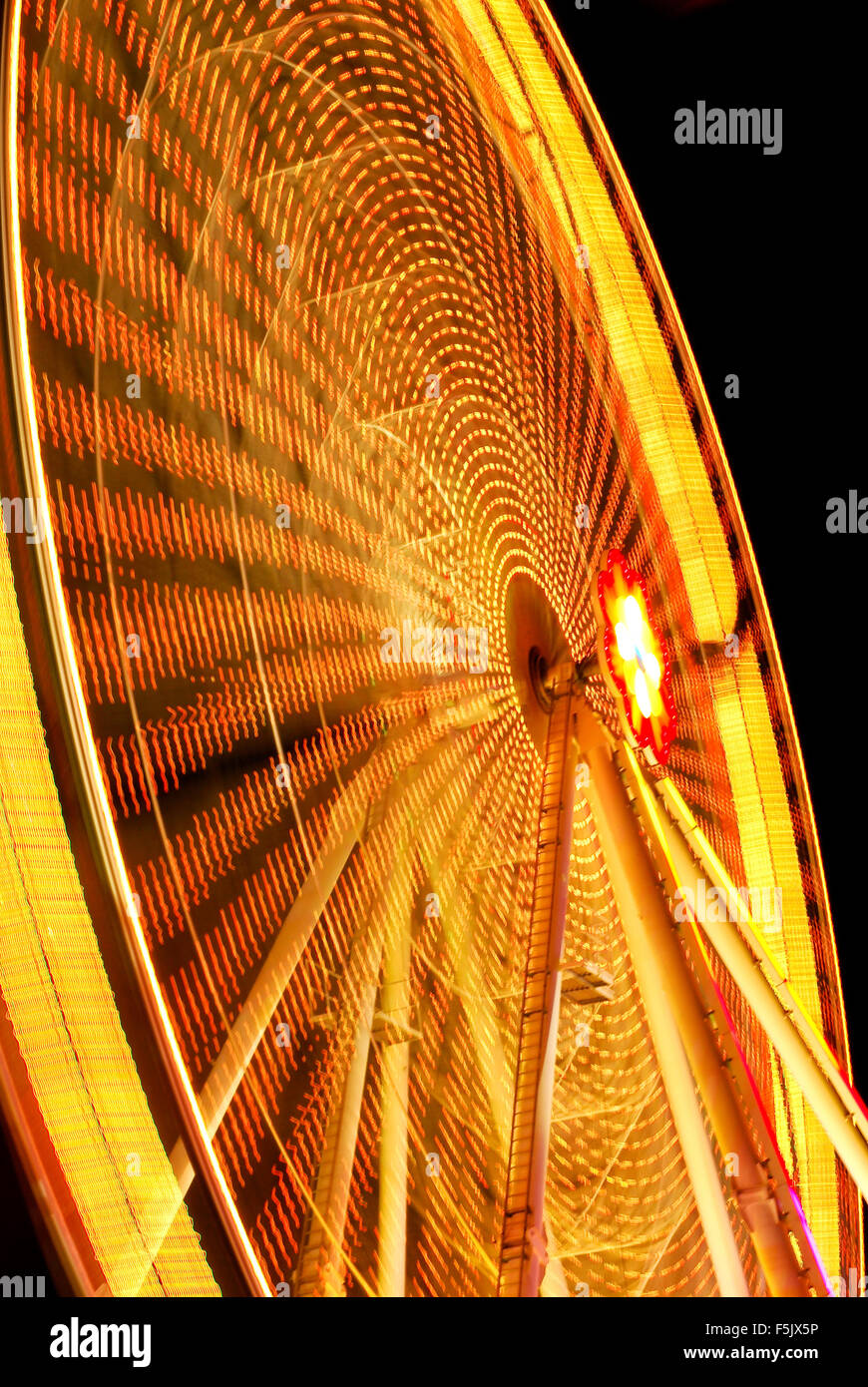 ferris wheel spinning Stock Photo - Alamy