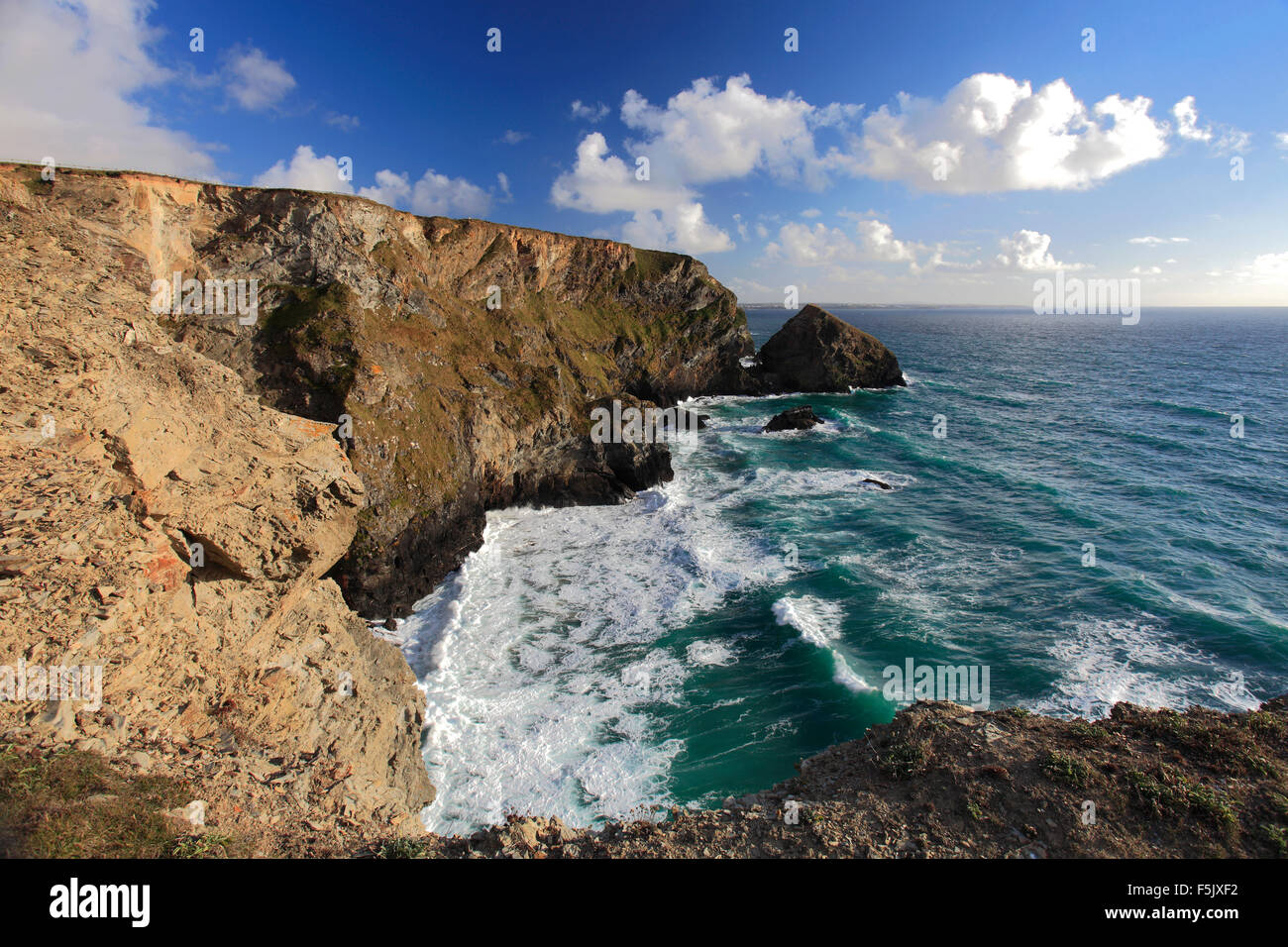 Summer, Bedruthan Steps sea stacks, Carnewas Island, Cornwall County ...