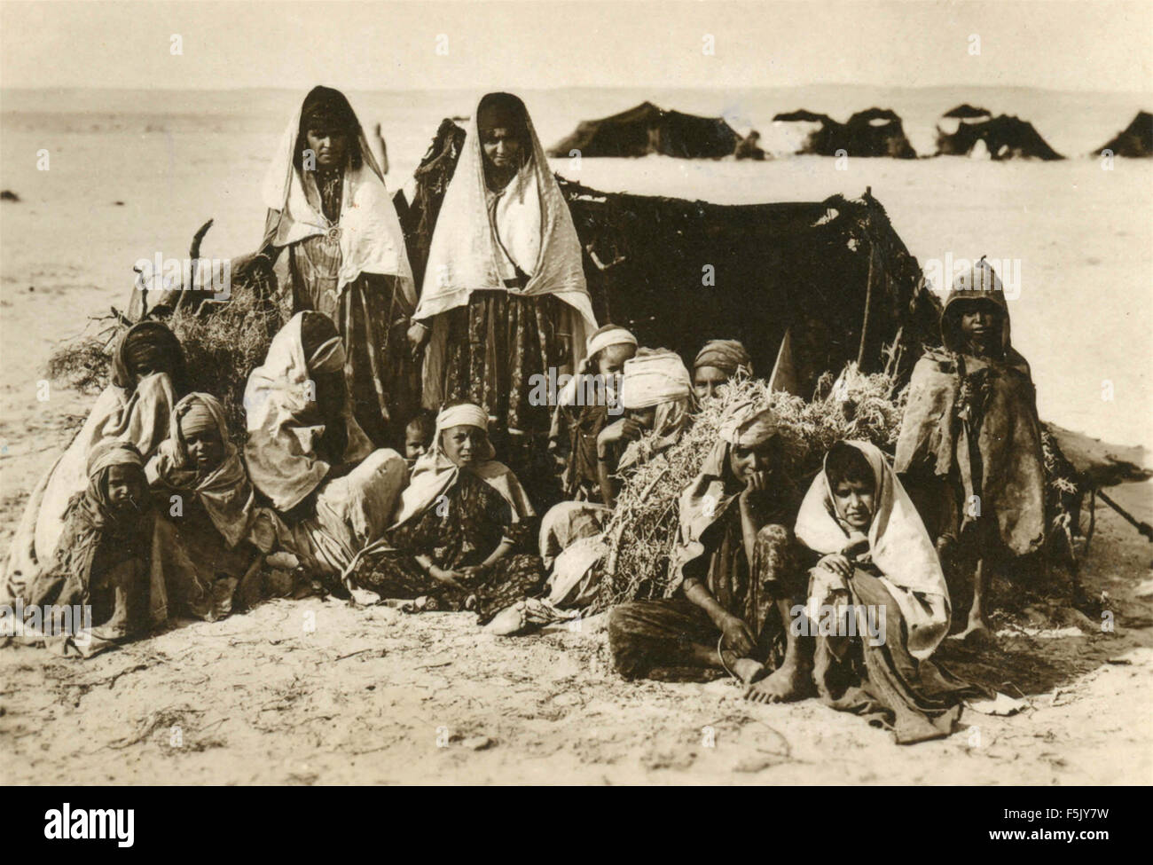 Nomadic family , Libya Stock Photo - Alamy