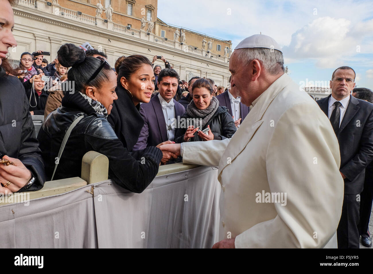 Lewis Hamilton and the actress Nicole Scherzinger meet Pope Francis in ...