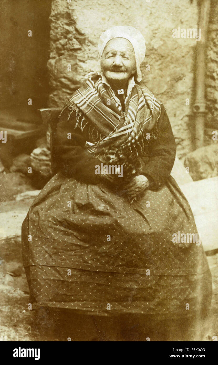 Old italian woman hi-res stock photography and images - Alamy