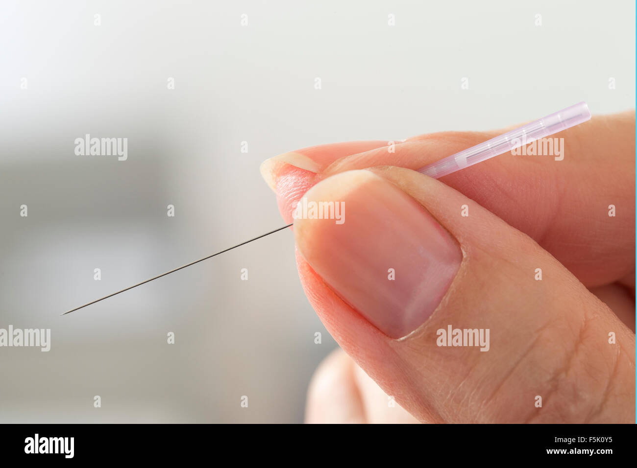 Acupressure needle medicine acupuncture hi-res stock photography and ...