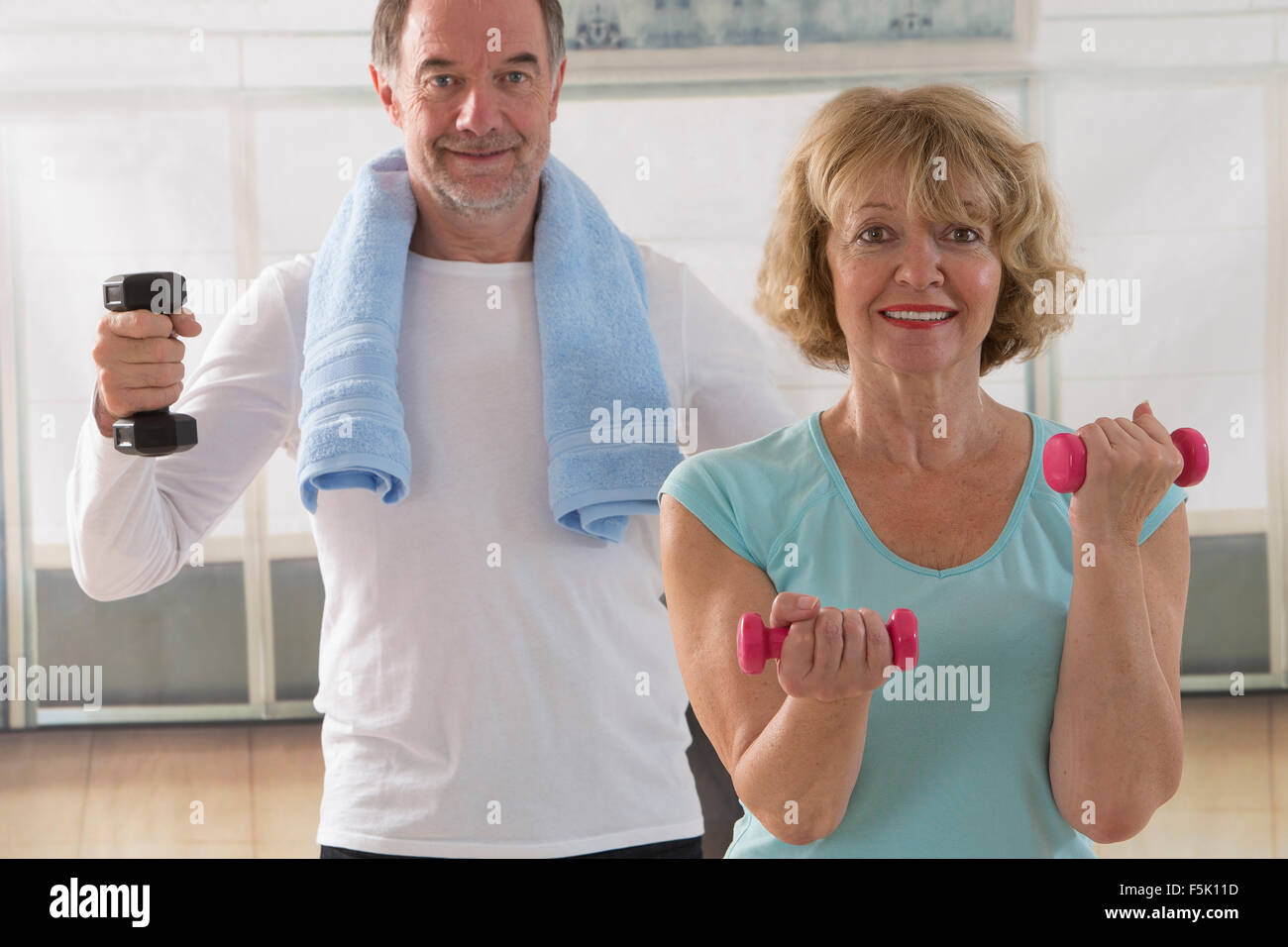 Elderly couple cardio workout hi-res stock photography and images - Alamy