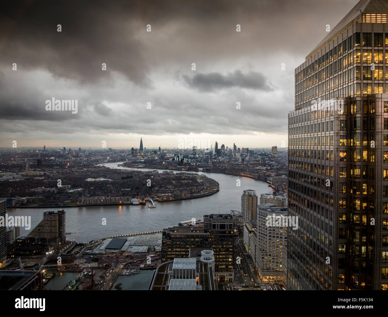 London finance district hi-res stock photography and images - Alamy