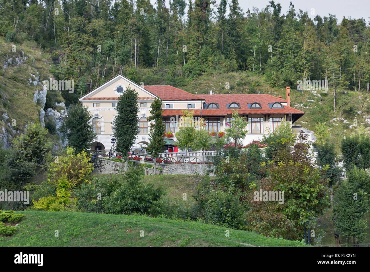 Entry of ancient building hi-res stock photography and images - Alamy
