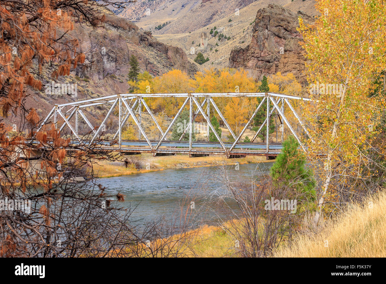 Steel bridge in Autumn Stock Photo - Alamy