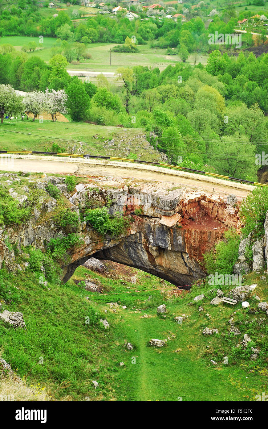 Arch bridge collapse hi-res stock photography and images - Alamy