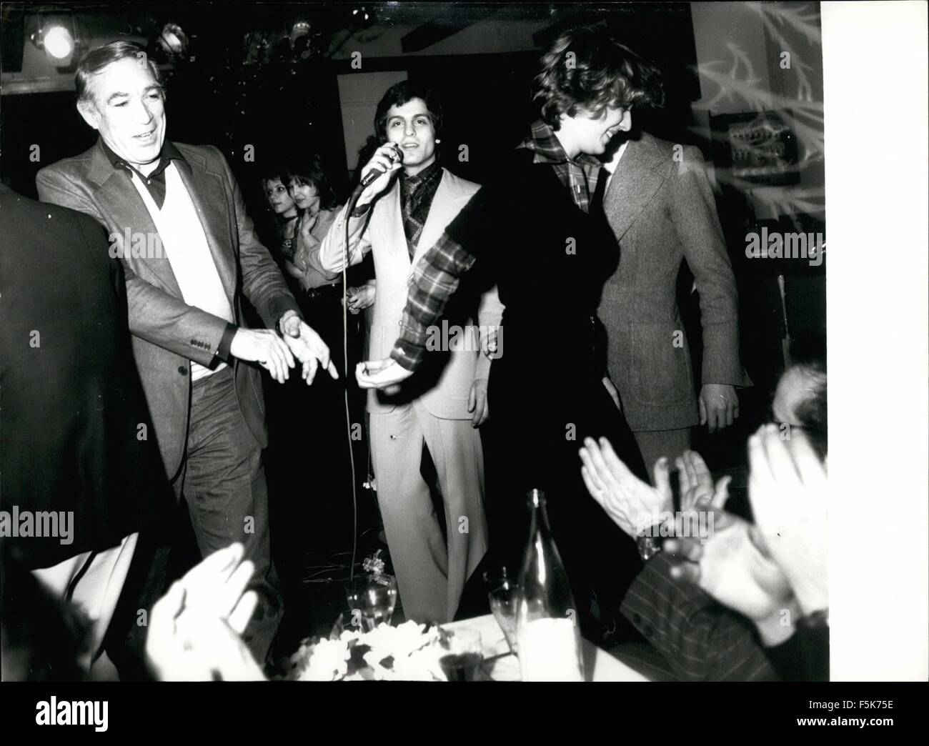 Sirtaki hi-res stock photography and images - Alamy