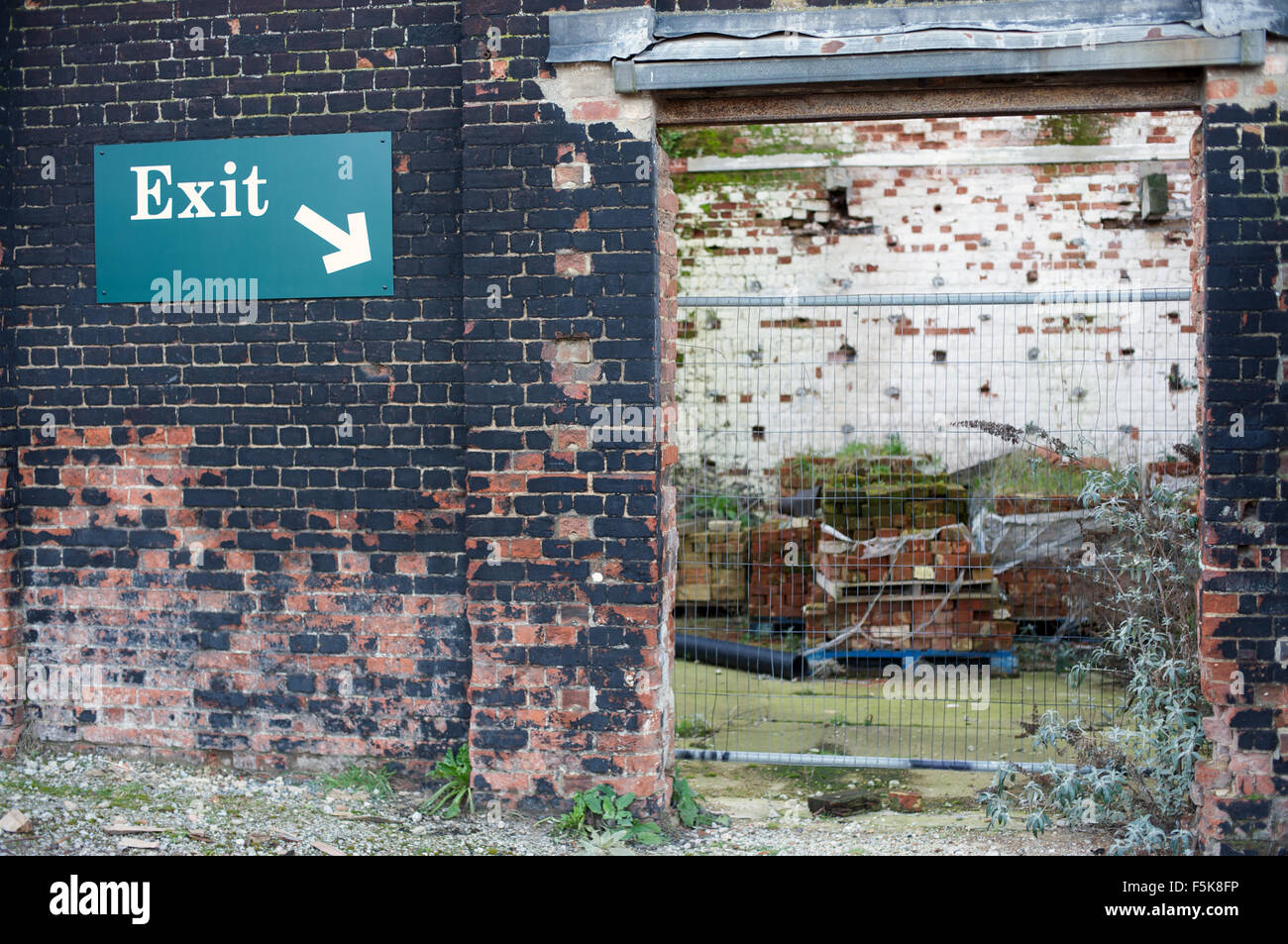Entrance exit signs hi-res stock photography and images - Alamy