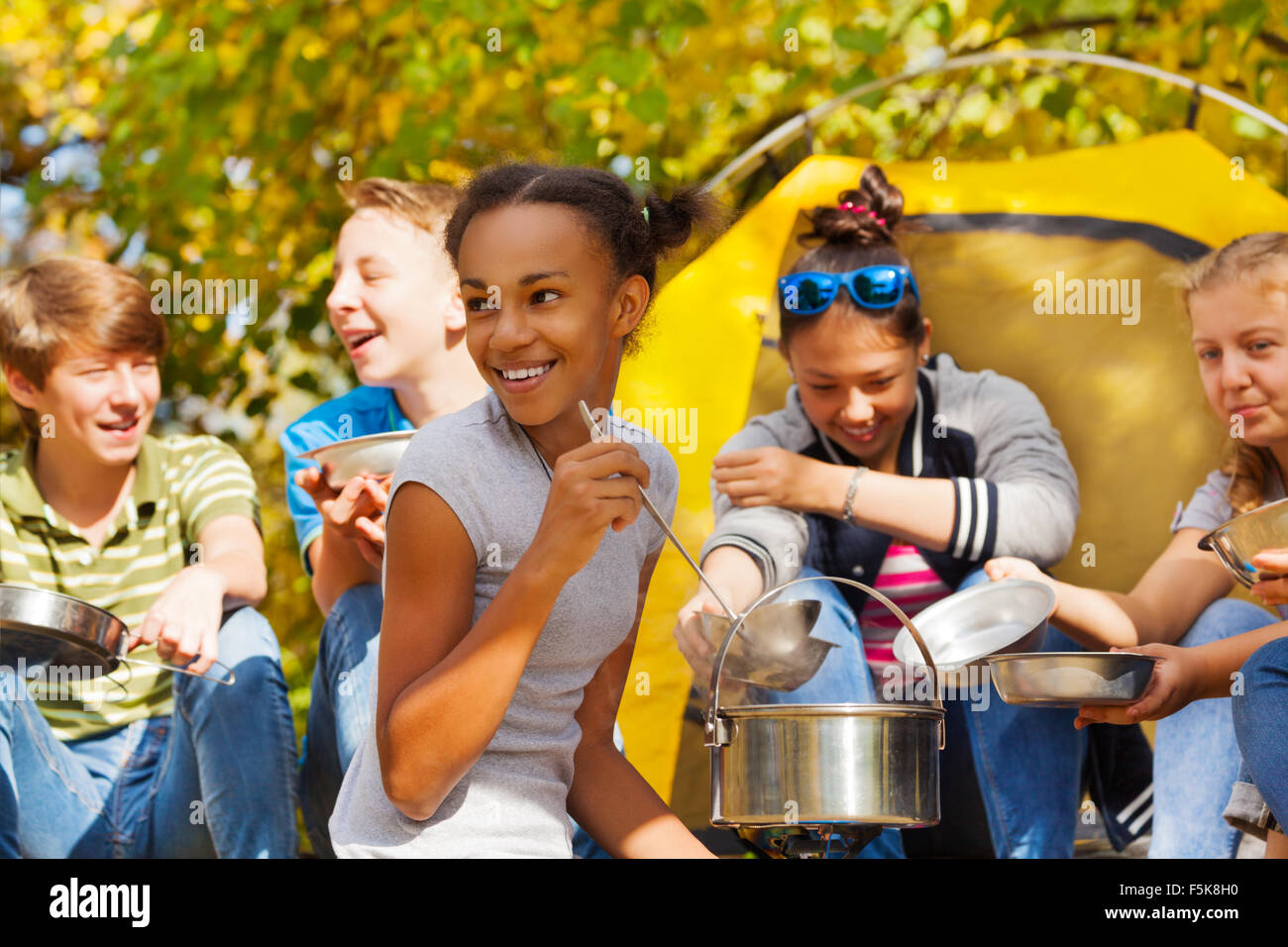 African cooks hi-res stock photography and images - Alamy