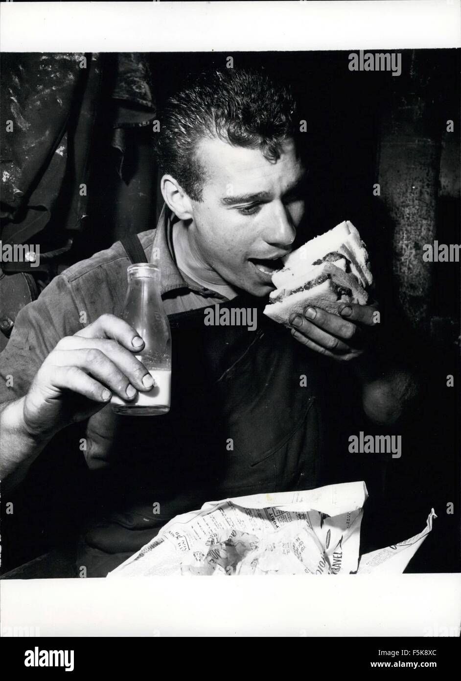 Working as a colliery blacksmith hi-res stock photography and images ...