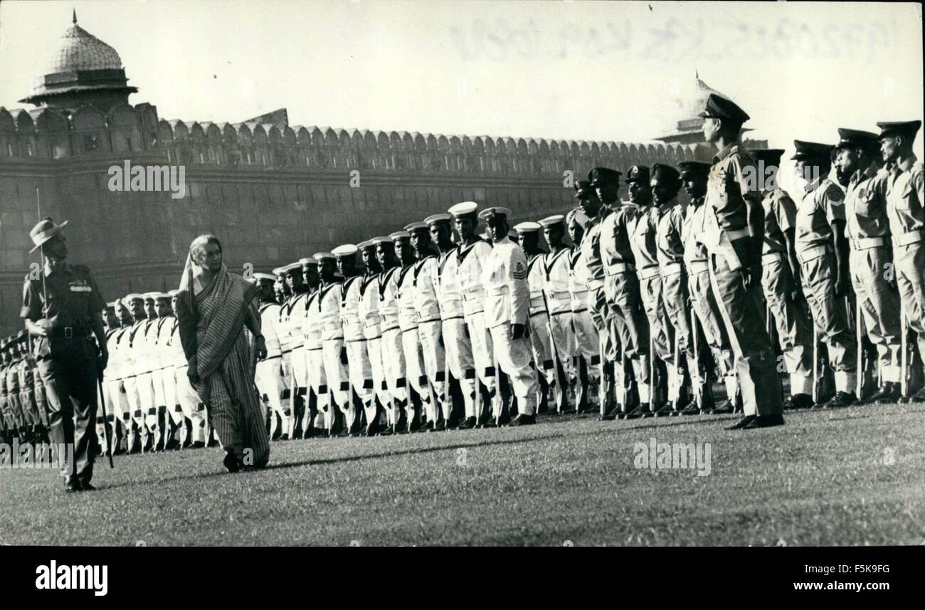 1968 Prime Minister Mrs Indira Gandhi Inspecting The Guard Of Honour