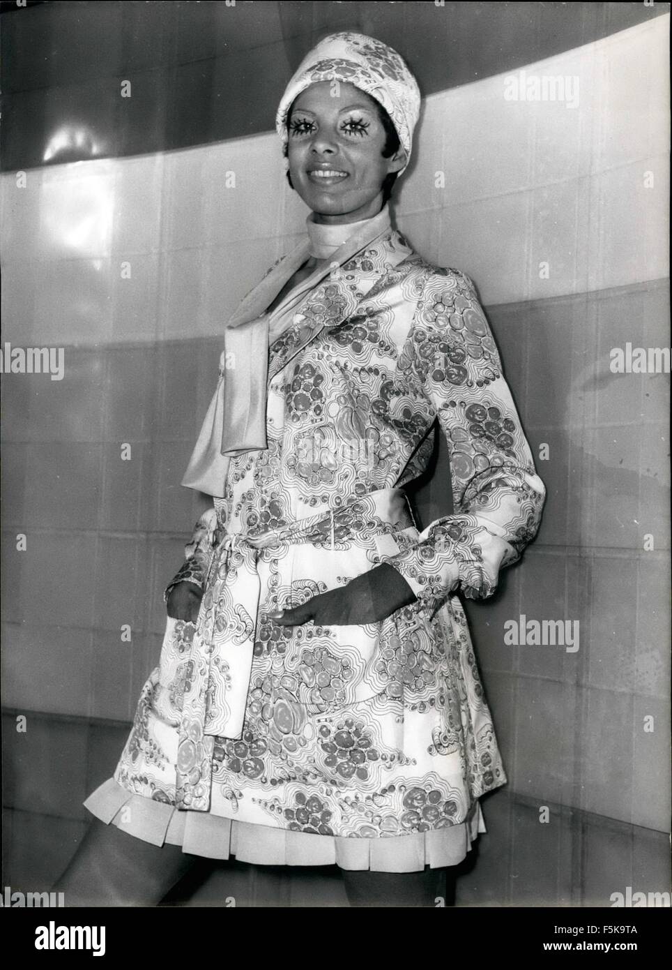 1968 fashion hi-res stock photography and images - Alamy