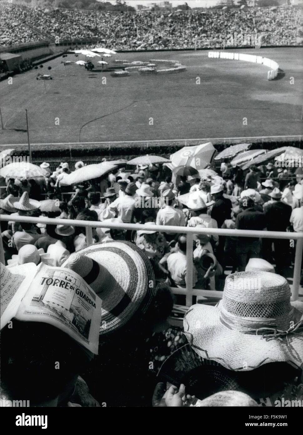 1968 - Jehovah's Witness Convention: About 40,000 of Jehovah's ...