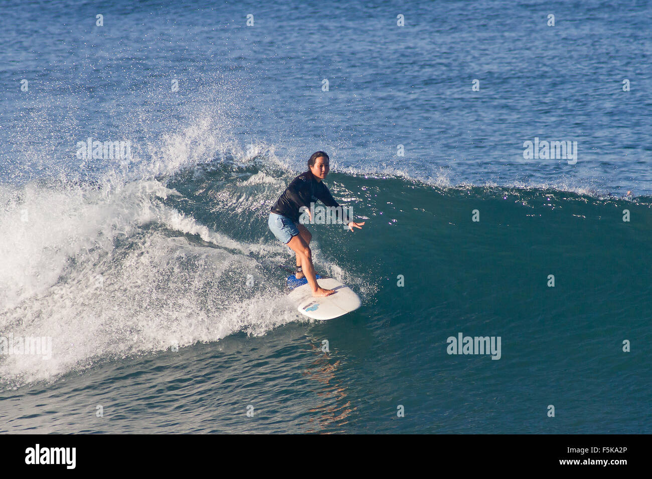 Surfer woman wave hi-res stock photography and images - Alamy