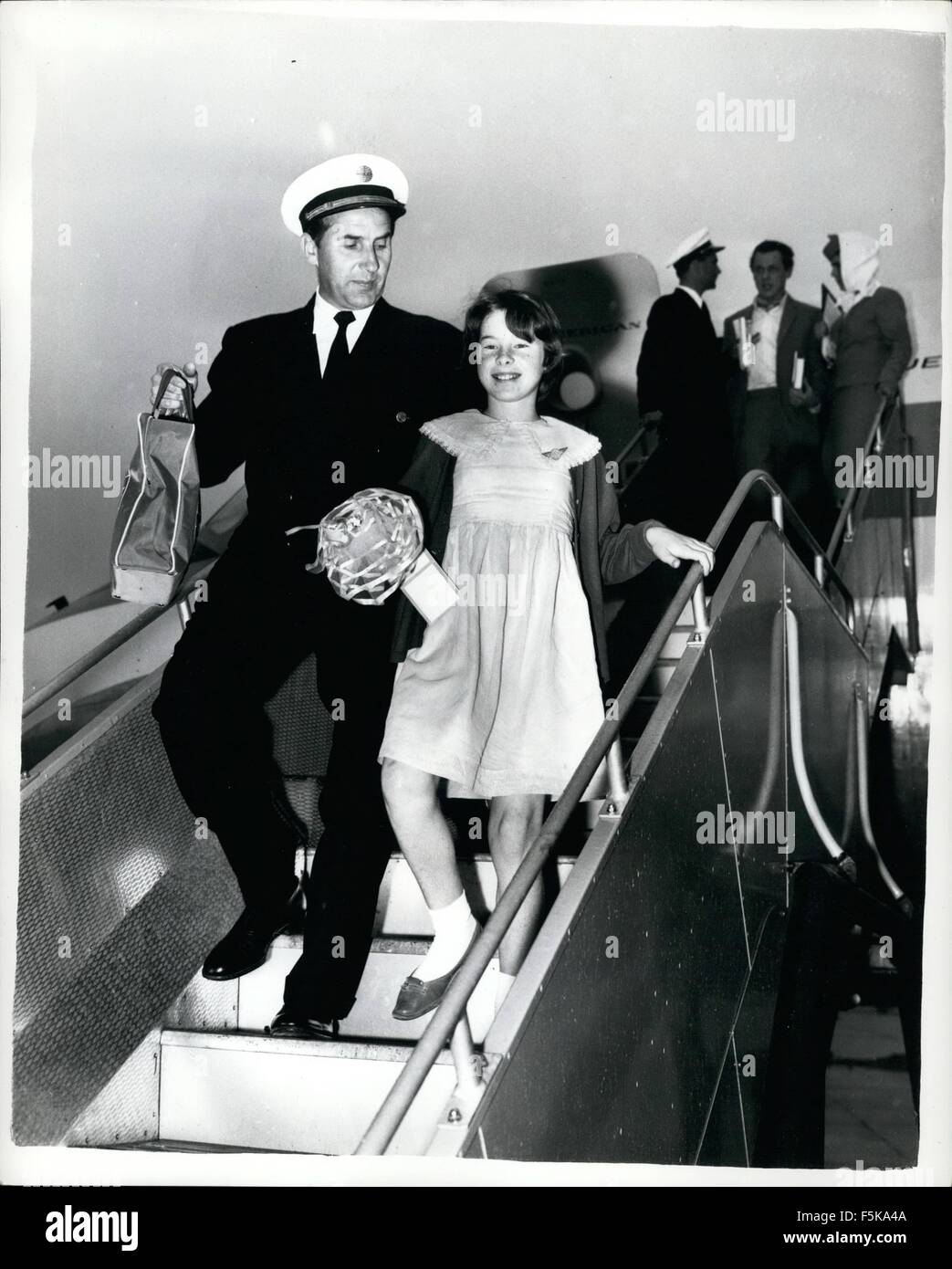 1968 - Twelve Year Old Angela Returns To London After Stowaway Flight ...