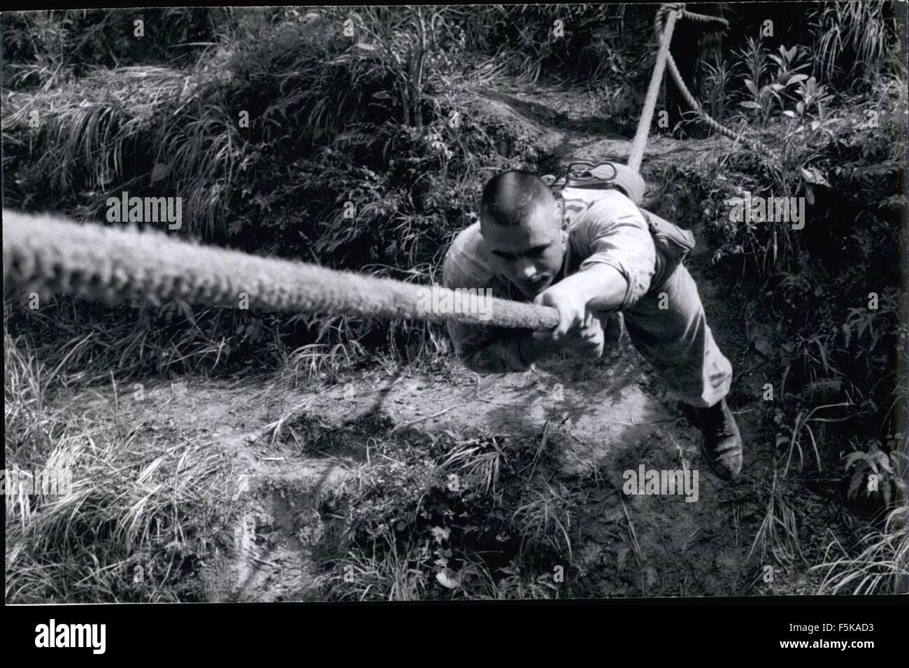 1968 - A soldier cross a ravine the hard way using a single rope to get ...