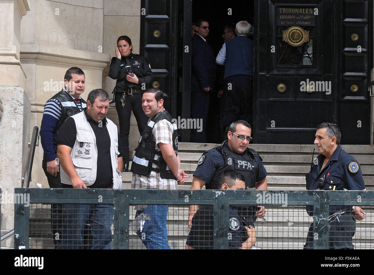 Court security search hi-res stock photography and images - Alamy