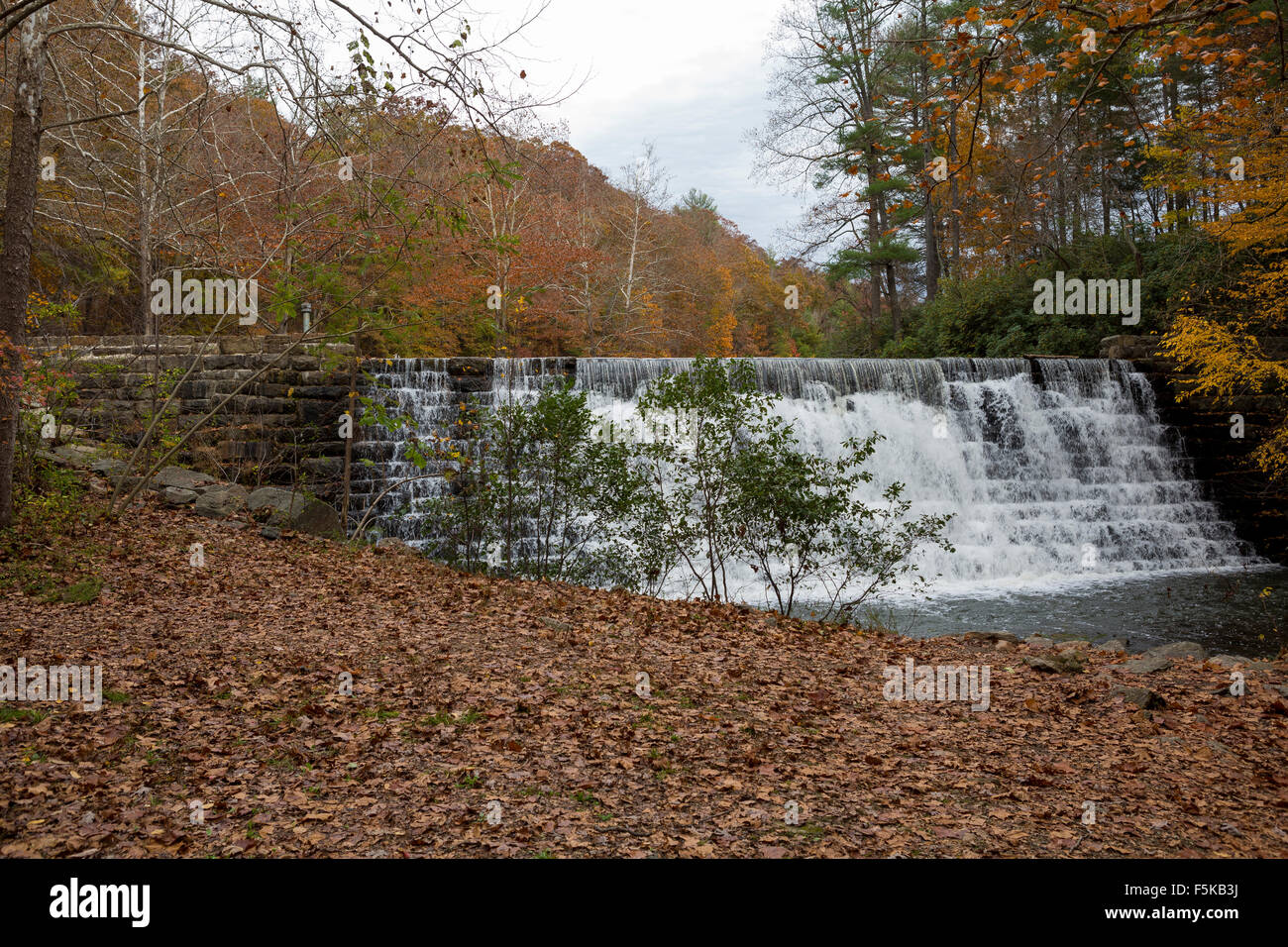 Fall color hi-res stock photography and images - Alamy