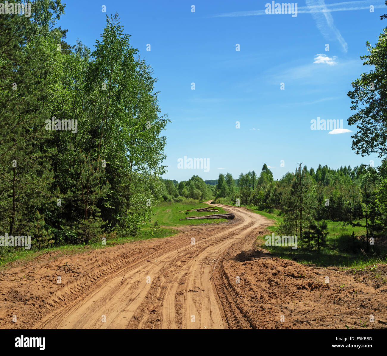 Rural sand road. Sunny day Stock Photo - Alamy