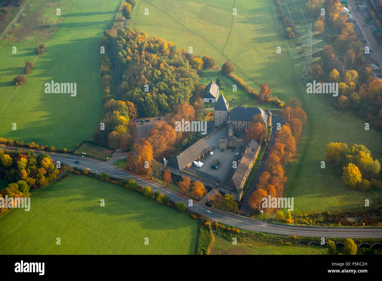 House Kemnade with mansion at The Ruhr, Hattingen, Ruhr region, north ...