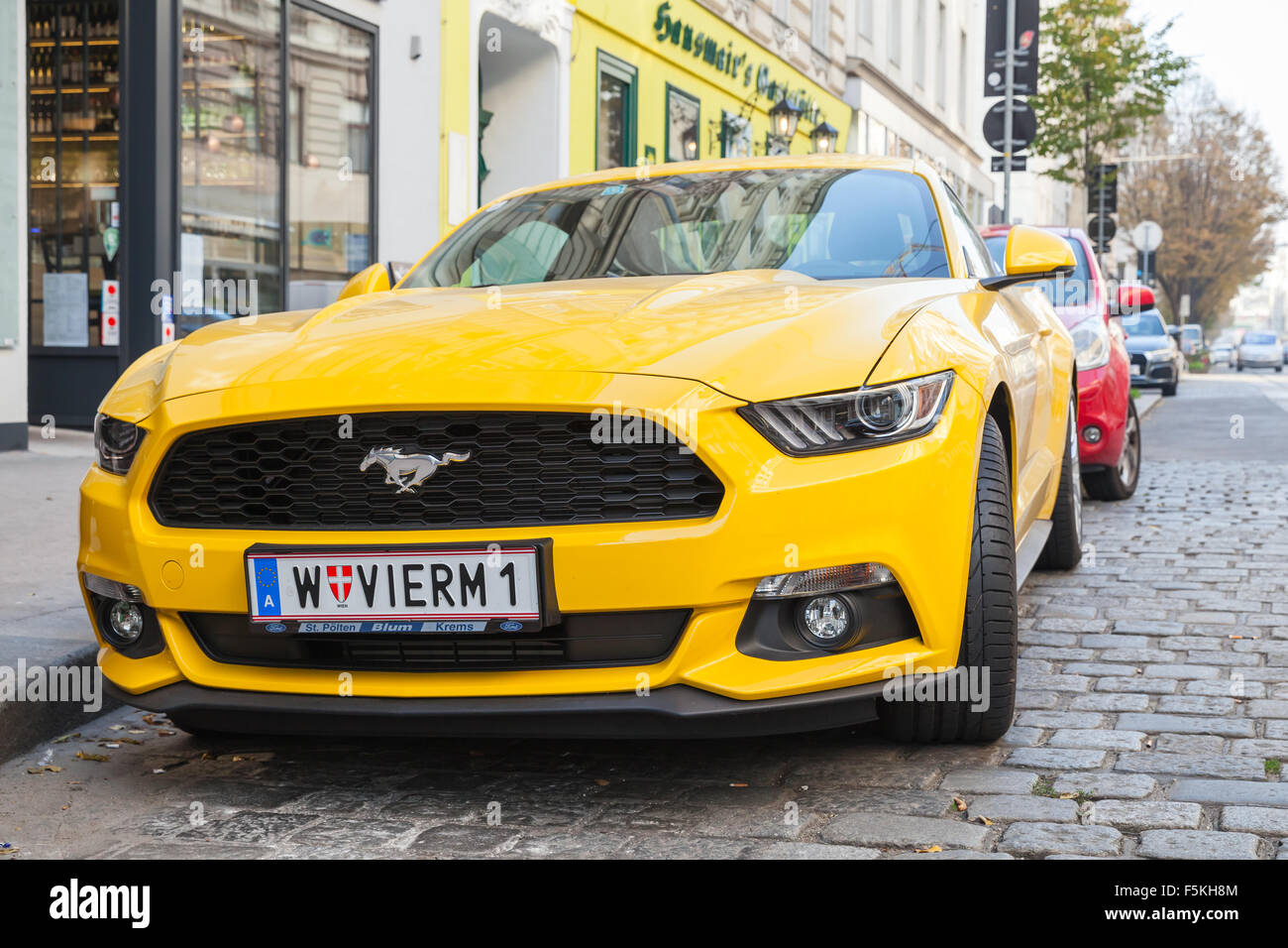Yellow ford race car hi-res stock photography and images - Alamy
