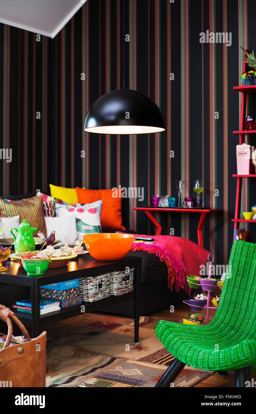 Room with no view hi-res stock photography and images - Alamy