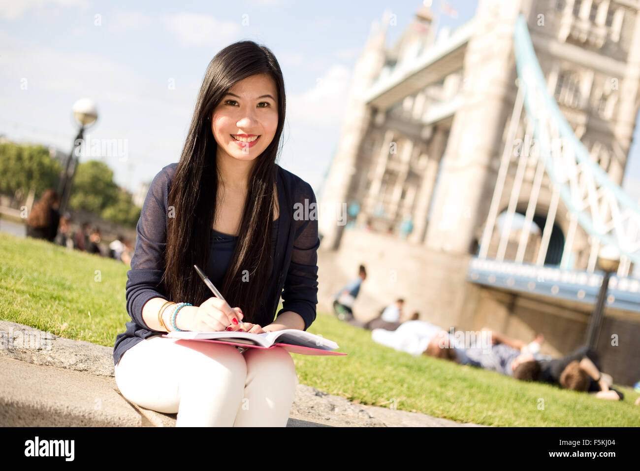 Beautiful japanese girl hi-res stock photography and images - Alamy