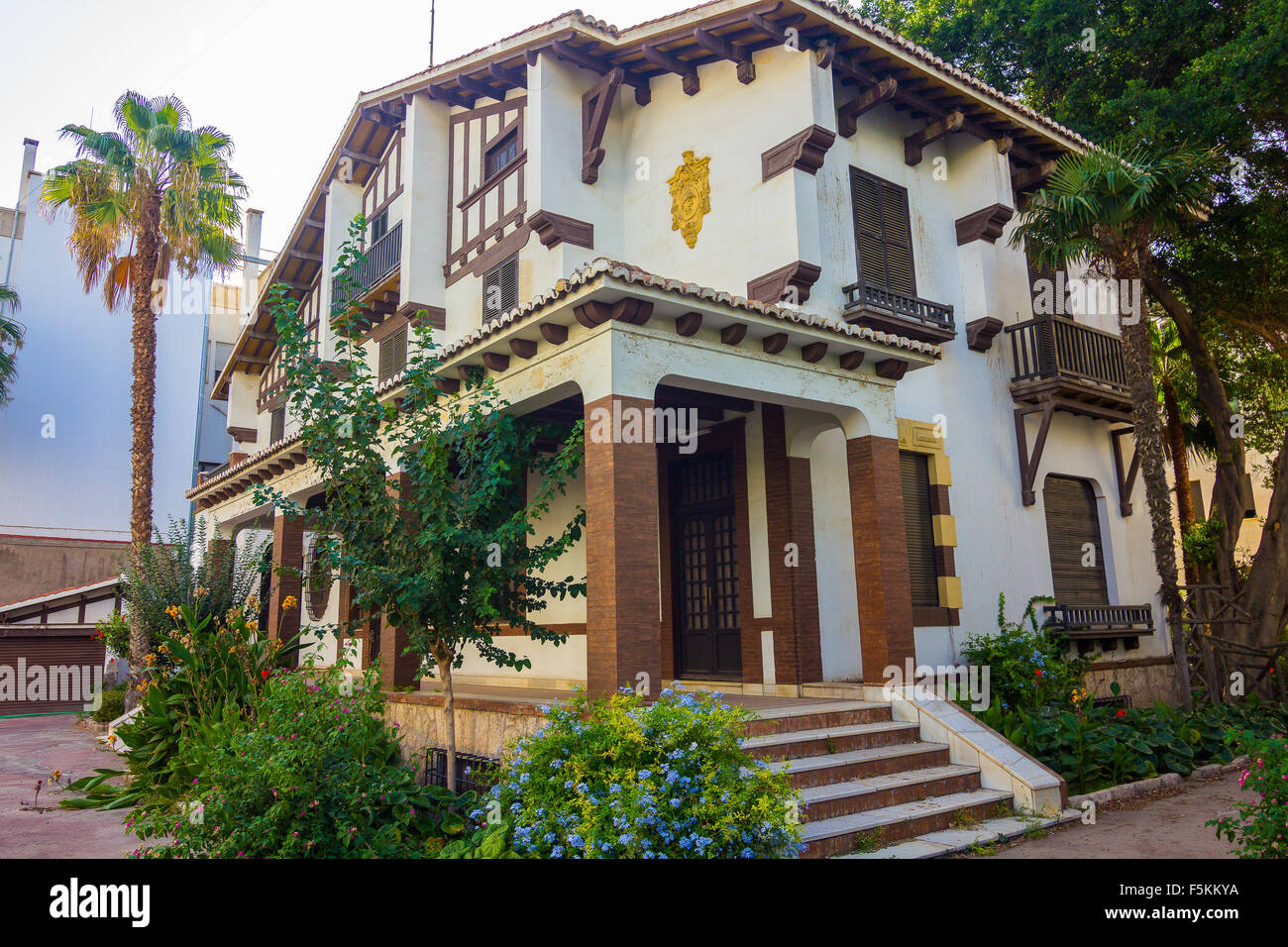 Pretty little house hi-res stock photography and images - Alamy