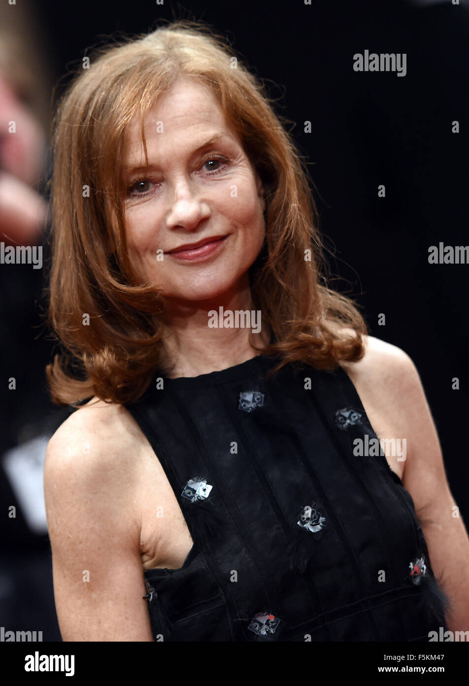 Berlin, Germany. 5th Nov, 2015. Actress Isabelle Huppert arrives for ...