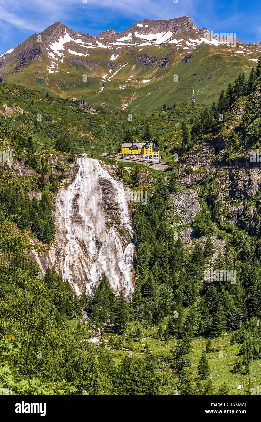 Cascata del toce hi-res stock photography and images - Alamy