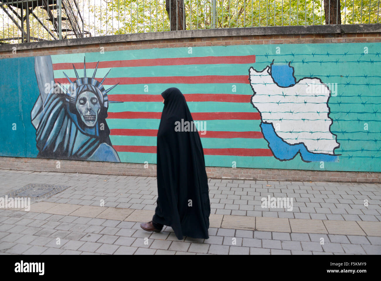 Tehran, Iran. 4th November, 2015.Anti American Mural on the Wall of the ...