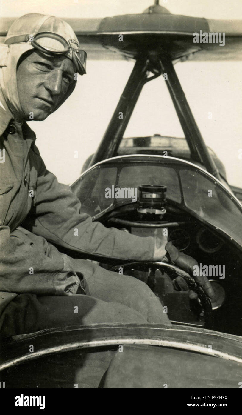 Pilot goggles hi-res stock photography and images - Alamy