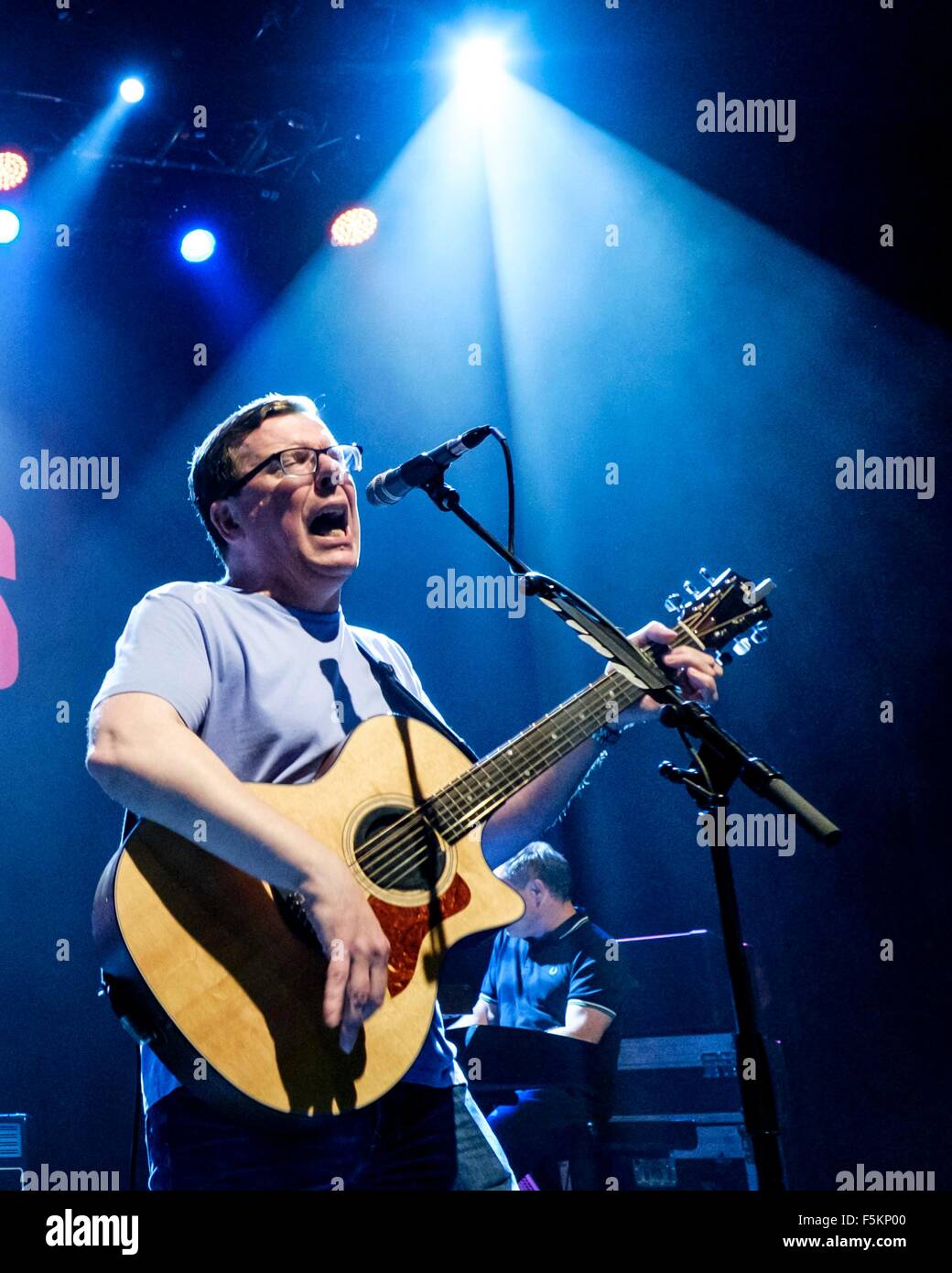The proclaimers on stage hi-res stock photography and images - Alamy