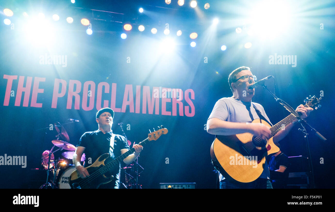 Charlie reid the proclaimers hi-res stock photography and images - Alamy
