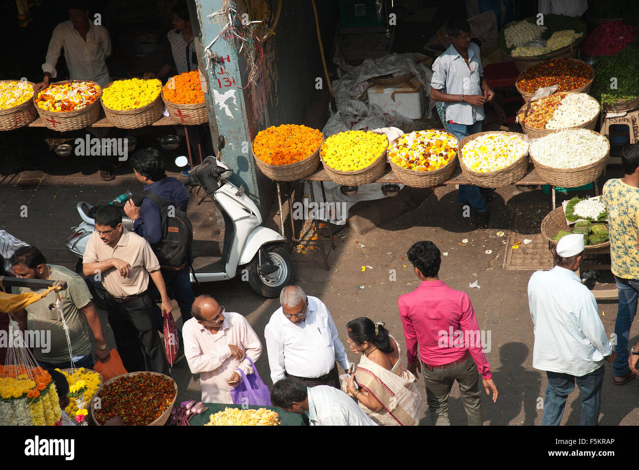 The image of Flower sellers in Dadar, Mumbai, India Stock Photo - Alamy