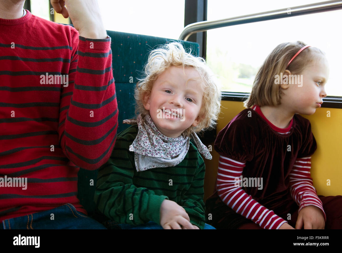 5 buses hi-res stock photography and images - Alamy
