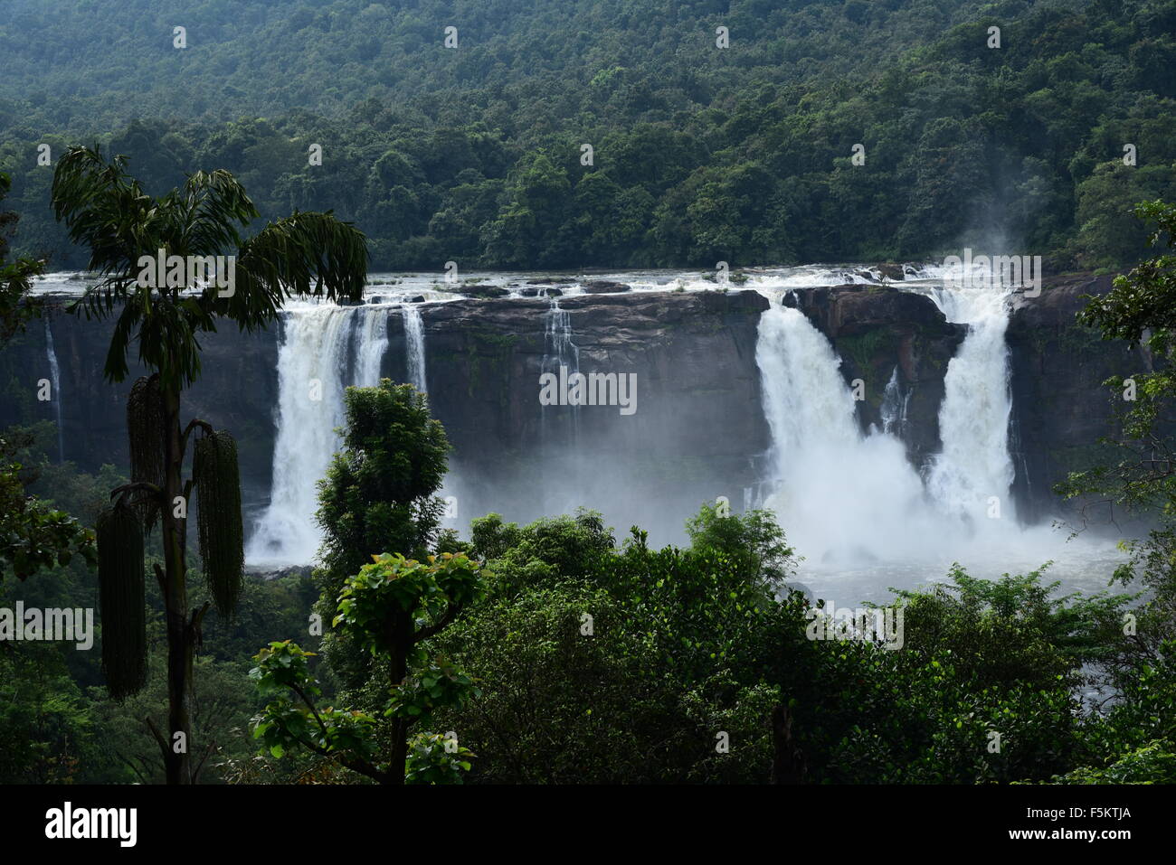Athirappilly athirapally falls on chalakudy chalakkudi river at ...